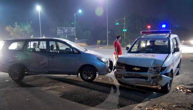 Mohali PCR van jumps red light, hits another vehicle : The Tribune India