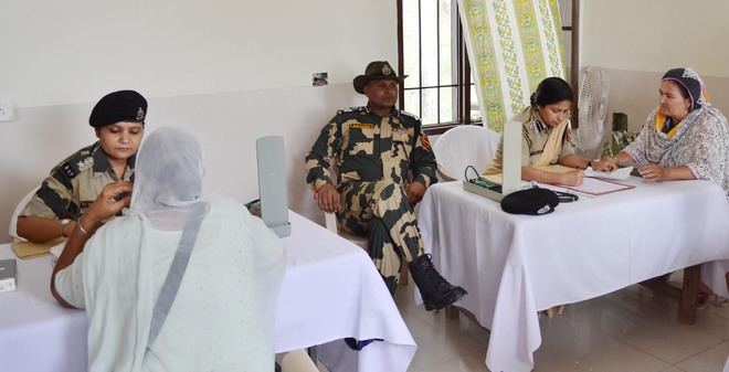 450 undergo check-up at BSF medical camp : The Tribune India