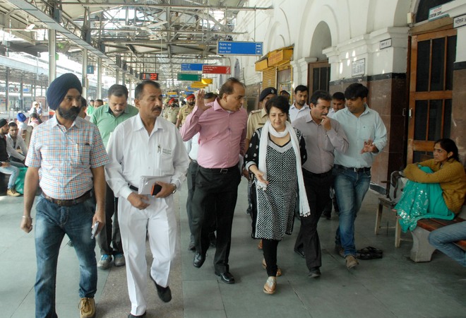Service Improvement Group visits rly station - The Tribune