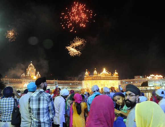Fireworks to mark Gurpurb at Golden Temple : The Tribune India