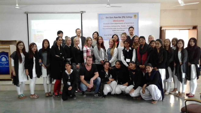 Swedish students share social work experiences with college students ...