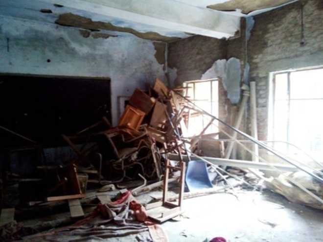 Poor school building poses danger to 500 students : The Tribune India