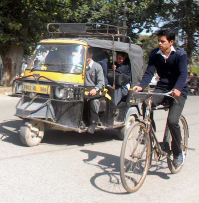 No check on auto-rickshaws transporting schoolchildren - The Tribune