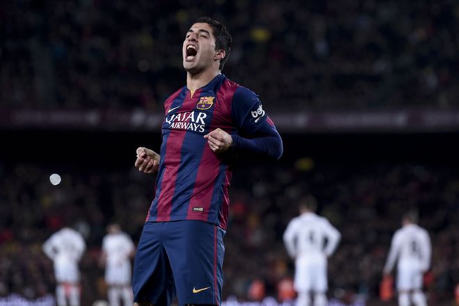 Suarez stunner hands Barca win - The Tribune