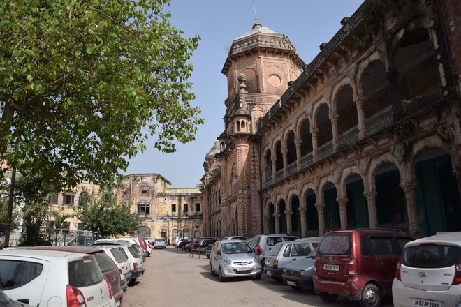 Residents turn historic Mubarak Mandi complex into ‘parking lot’ - The ...