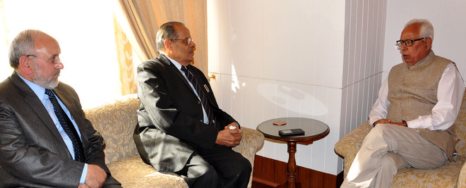 Prof Menon meets Governor - The Tribune