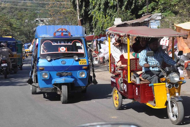 E-rickshaws remain off road in Haridwar - The Tribune