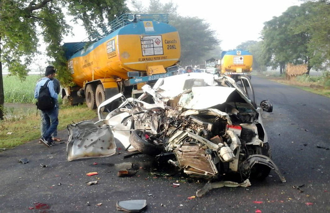3 of singer’s troupe killed in accident - The Tribune