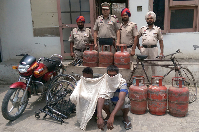 Two thieves arrested : The Tribune India