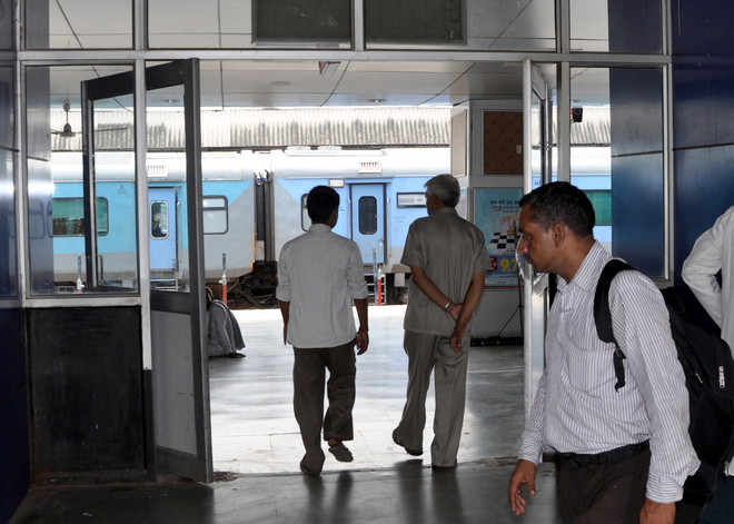 17 more Ertigas inducted to PCR fleet - The Tribune
