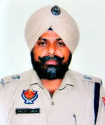 Family refuses to cremate SP Baljit Singh, demands govt jobs for son ...