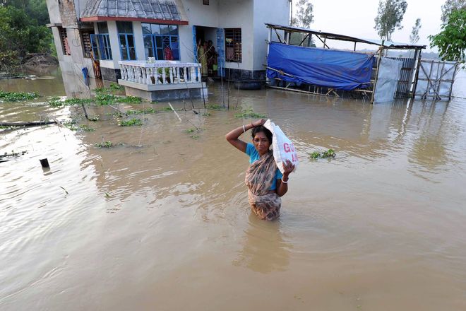 Flood situation eases in W Bengal; toll 97 - The Tribune