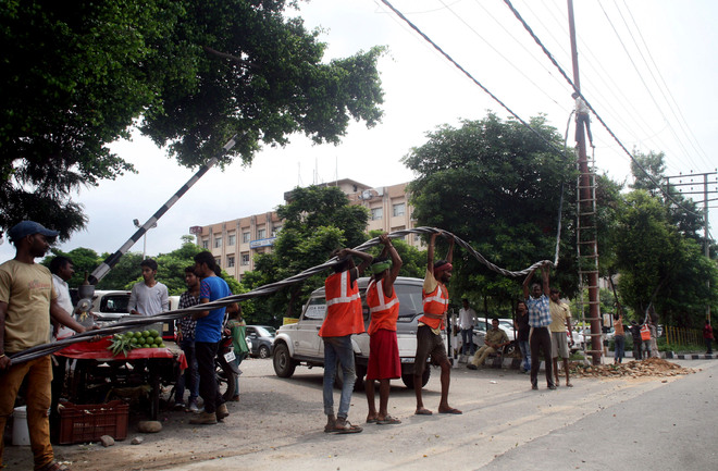Steps initiated to check power pilferage in Jammu - The Tribune