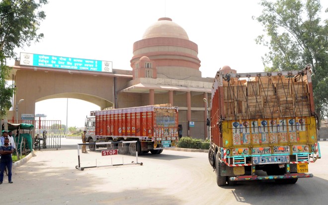 Border tension to take toll on Indo-Pak trade : The Tribune India