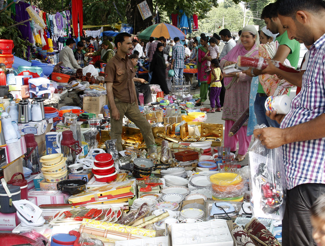 Sunday market big draw among tourists, locals : The Tribune India