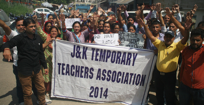 Temporary teachers push for extension of contract : The Tribune India