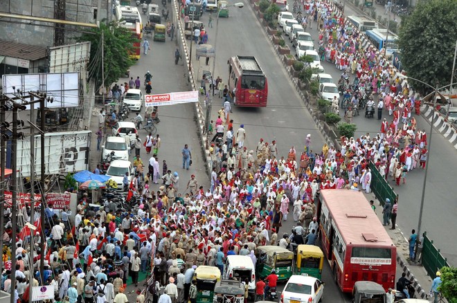 Union strike wreaks havoc on roads : The Tribune India
