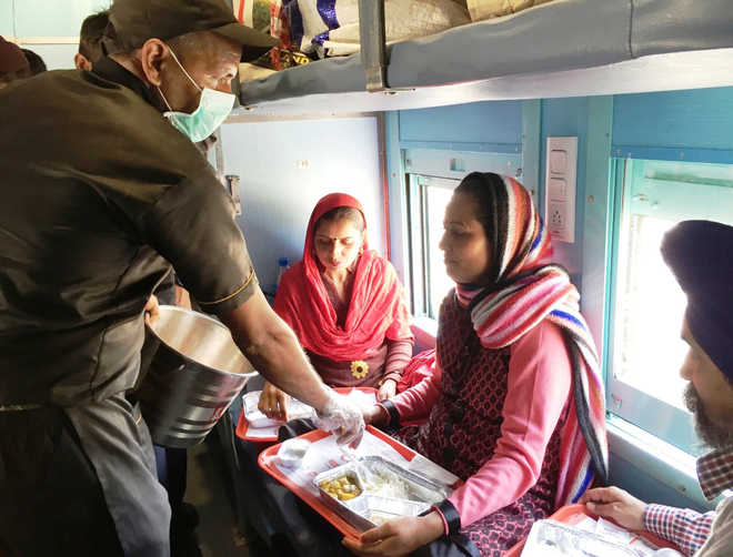 Amid chanting, pilgrims play cards, ludo : The Tribune India