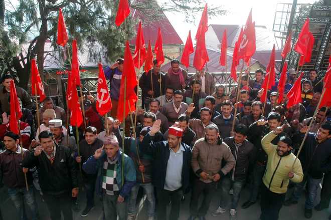 CITU workers oppose outsourcing of contracts - The Tribune