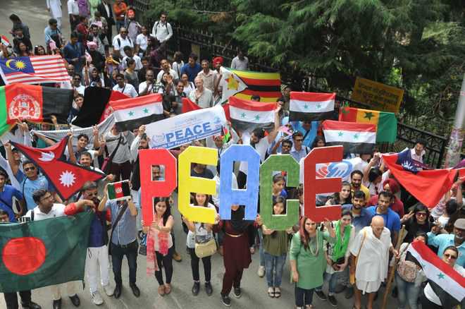 Spreading Gandhi’s message of peace : The Tribune India