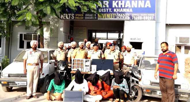 Gang of snatchers busted, 5 held with 3 cartridges, intoxicating powder ...