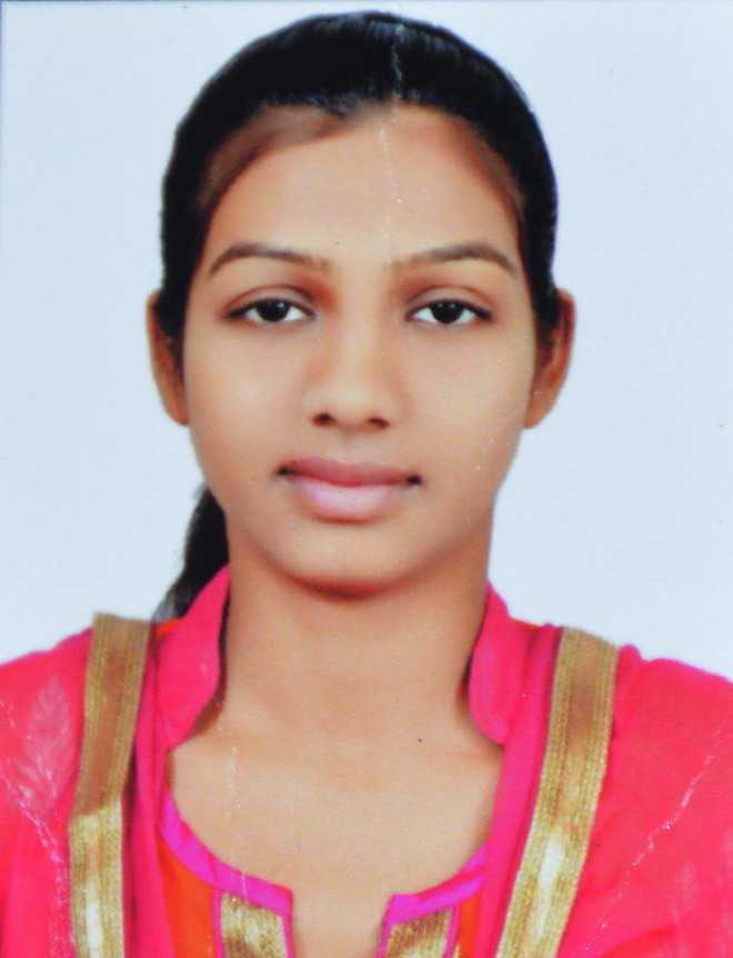 Hammer throw by cop claims girl’s life - The Tribune