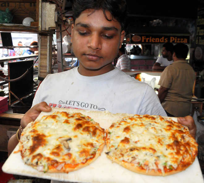 Chinese, Italian touch makes Amritsari cuisine delectable - The Tribune