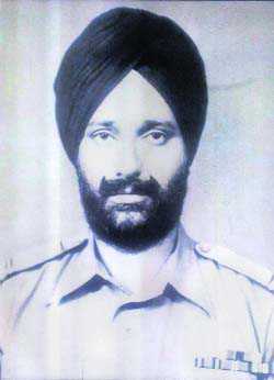 50 years on, former Risaldar still fighting for pension - The Tribune