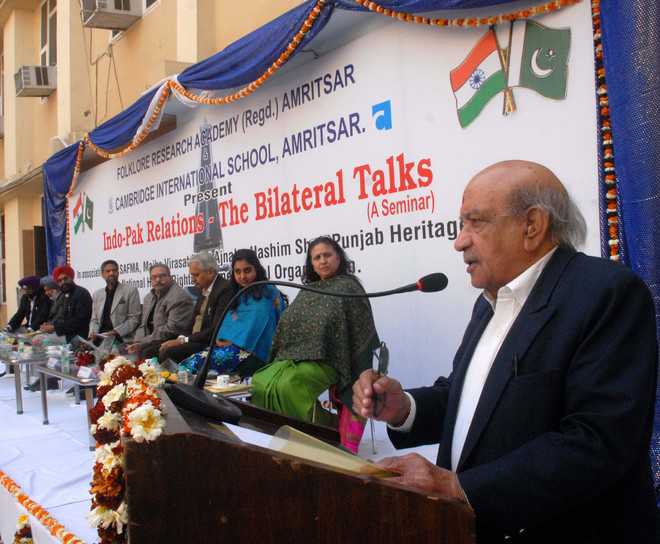 Experts hold seminar on Indo-Pak peace dialogue : The Tribune India