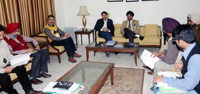Divisional Commissioner reviews ongoing development projects : The ...