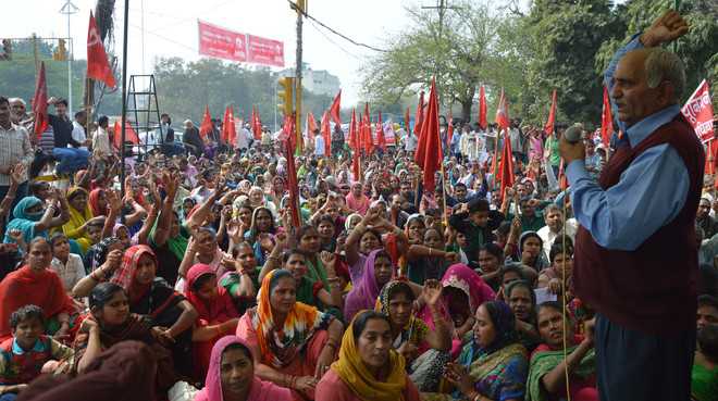 CITU, affiliates protest govt’s ‘anti-labour’ policies : The Tribune India