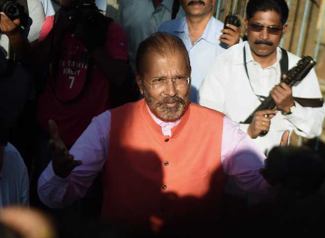Former IPS officer Vanzara allowed entry into Gujarat - The Tribune