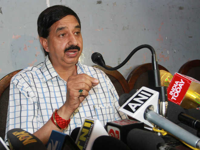 Ex-MoS tears into BJP, dares it to open debate - The Tribune