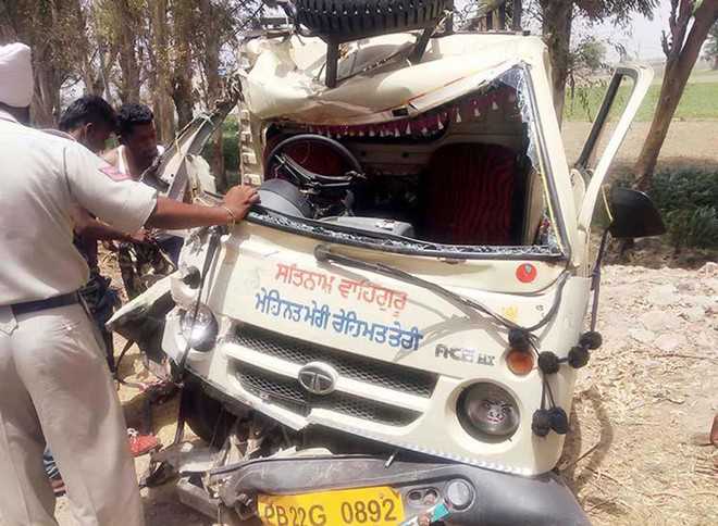 Truck-trolley collision: 2 killed, 15 hurt - The Tribune