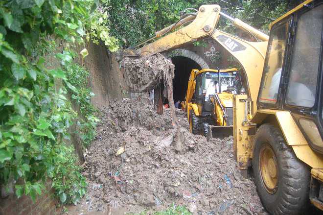 Mudslide at Lodhamandi track disrupts train traffic : The Tribune India