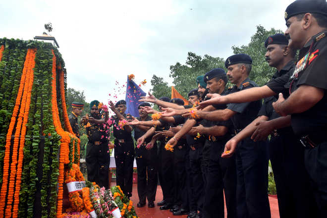 Tributes paid to Major Shankla - The Tribune