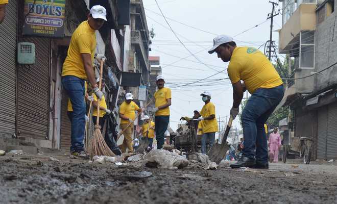Shopkeepers pledge to keep markets clean and green : The Tribune India