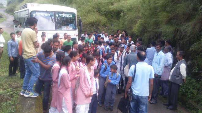 Protest against poor bus service on Panjyog route - The Tribune