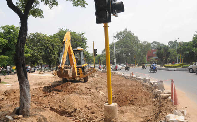 UT Admn modifies design of cycle track at roundabout - The Tribune