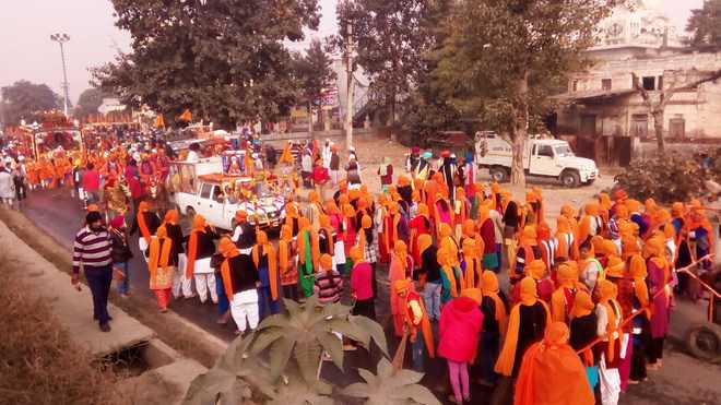 Thousands throng Reru Sahib Gurdwara at Sahnewal : The Tribune India