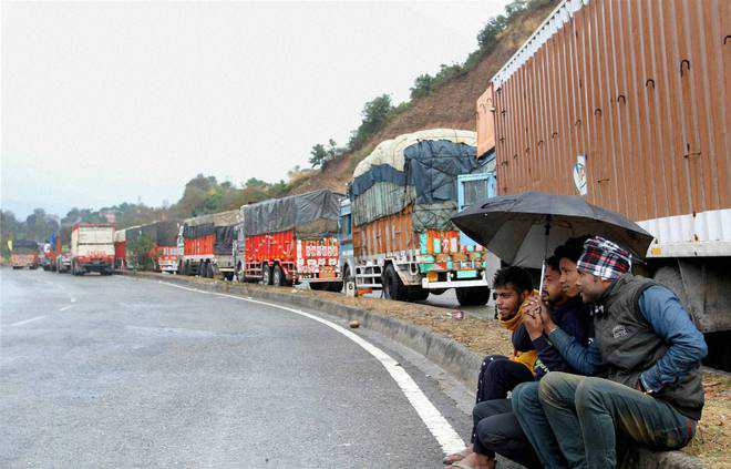Vehicles stranded on national highway - The Tribune