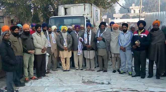 AAP leader Santokh Salana visits villages in Khamano : The Tribune India