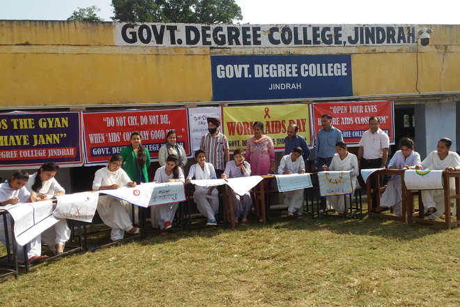Poster-making contest creates AIDS awareness : The Tribune India