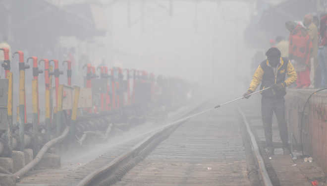 Rlys toils hard to come to terms with bad weather - The Tribune