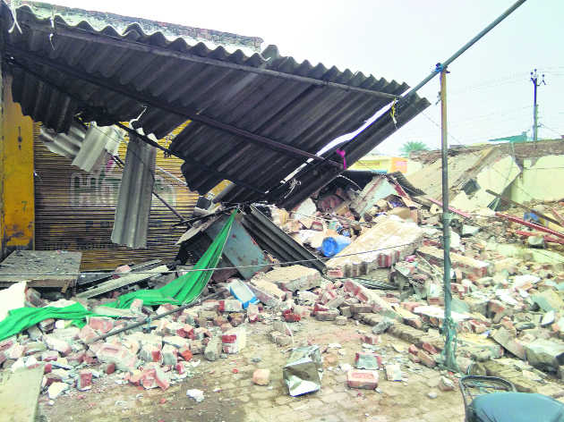 Blast at mustard oil unit kills youth - The Tribune