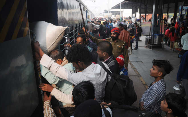 Rail passengers’ travel woes on : The Tribune India
