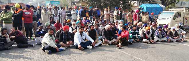 Villagers block Samrala-Khanna road for 2 hours - The Tribune