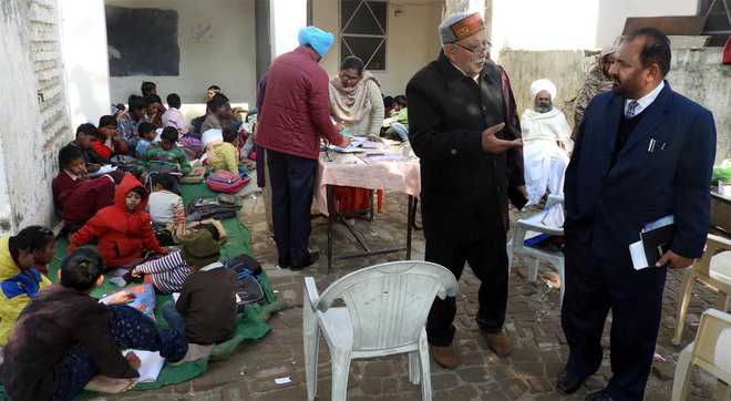 School sans building - The Tribune