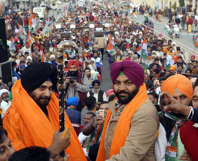 Congress holds rally at Rayya - The Tribune