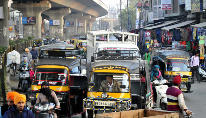 Regular traffic jams irk commuters - The Tribune
